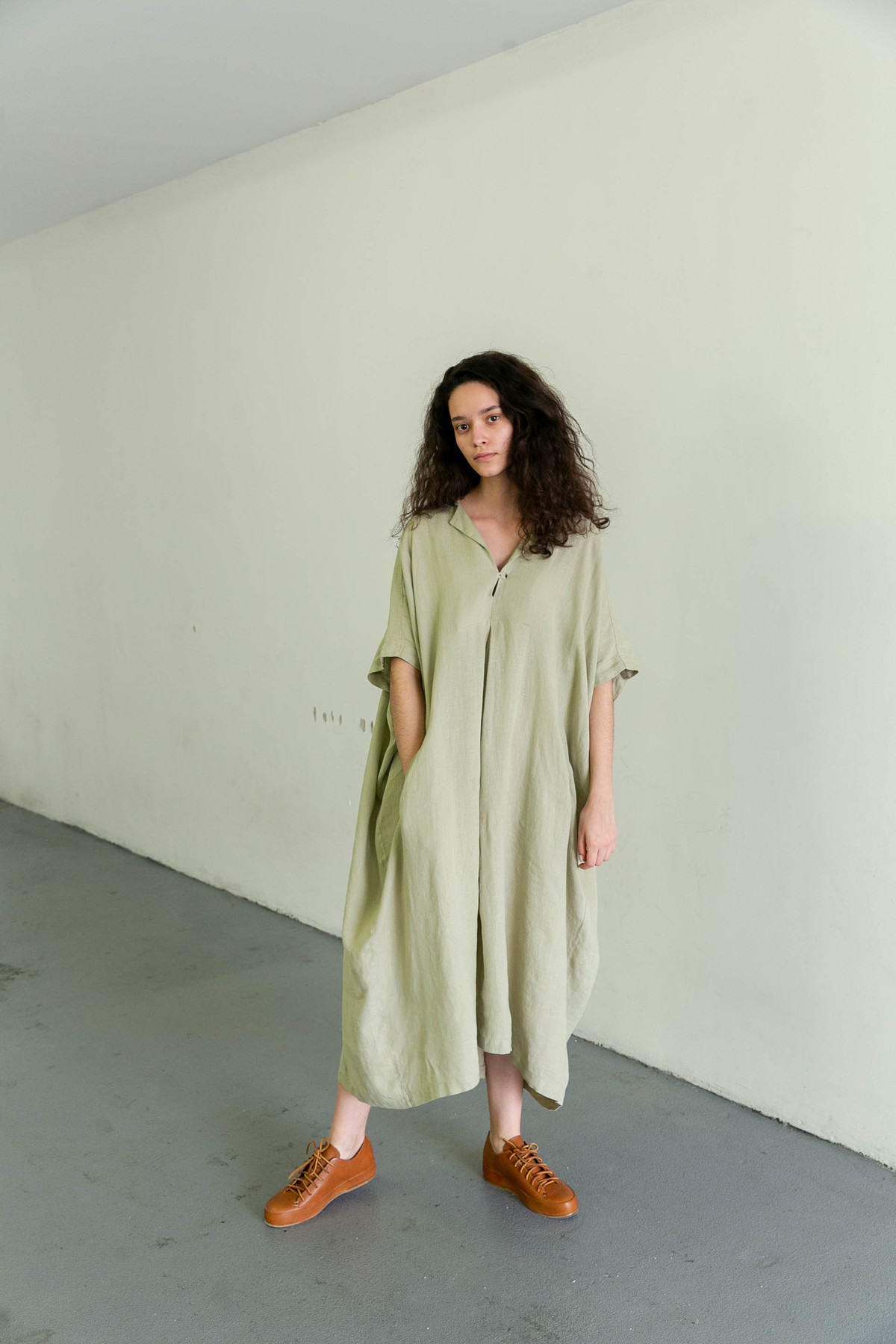 BLACK CRANE KITE DRESS - CEMENT | Garmentory