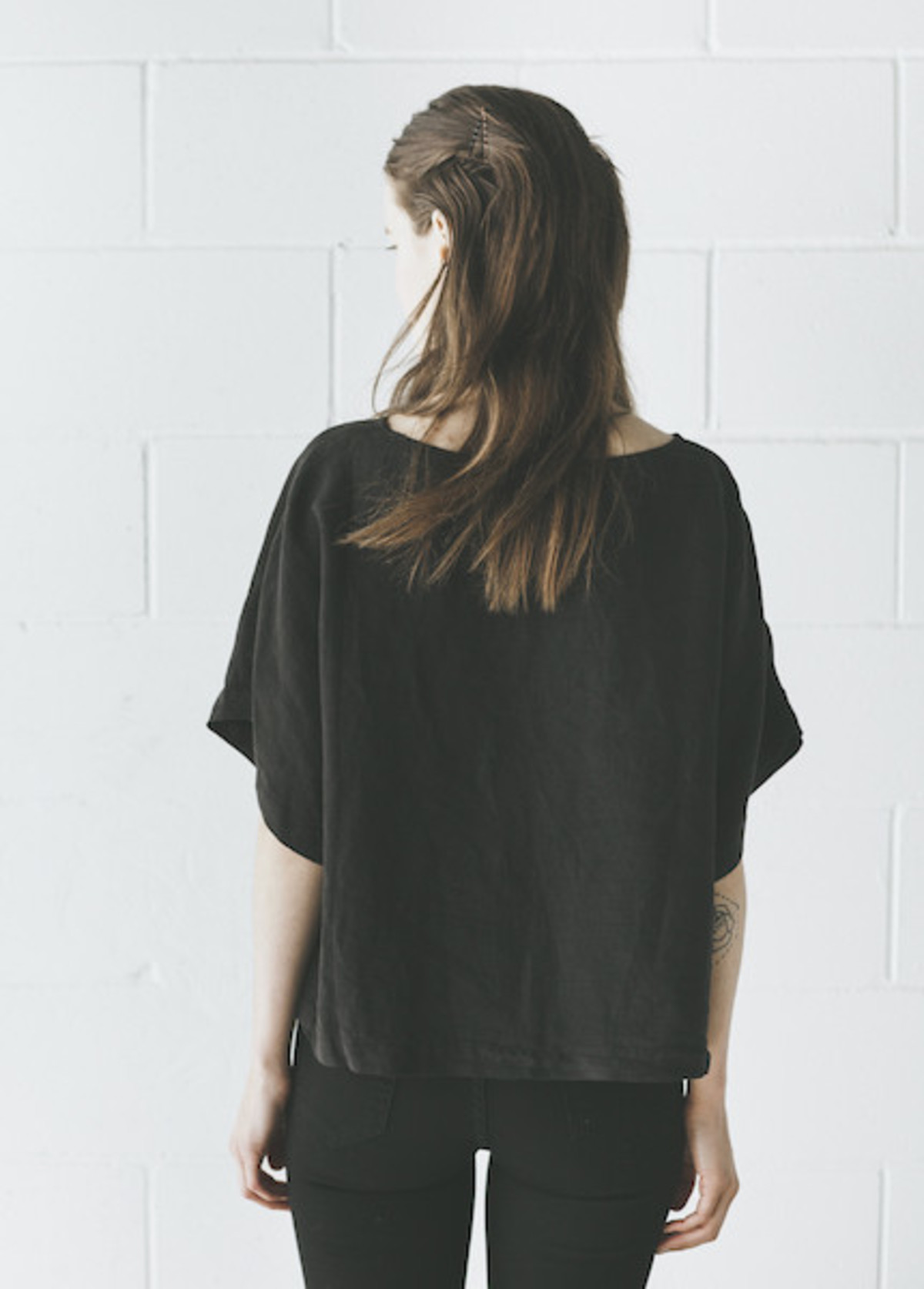 Black Crane - Linen Square Top in Black | Garmentory