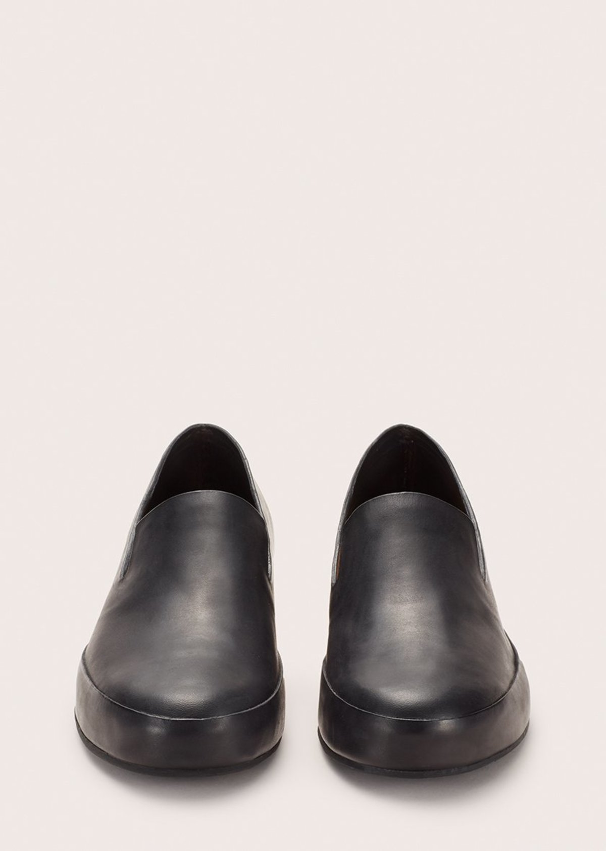 FEIT HAND SEWN SLIPPER RUBBER - black | Garmentory