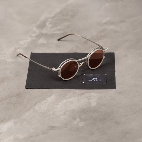 The Viridi-Anne Rigards Round Tinted Glasses - Silver | Garmentory