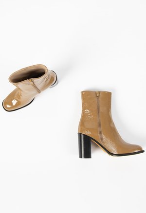 Maryam Nassir Zadeh Mars Boot - Toffee | Garmentory