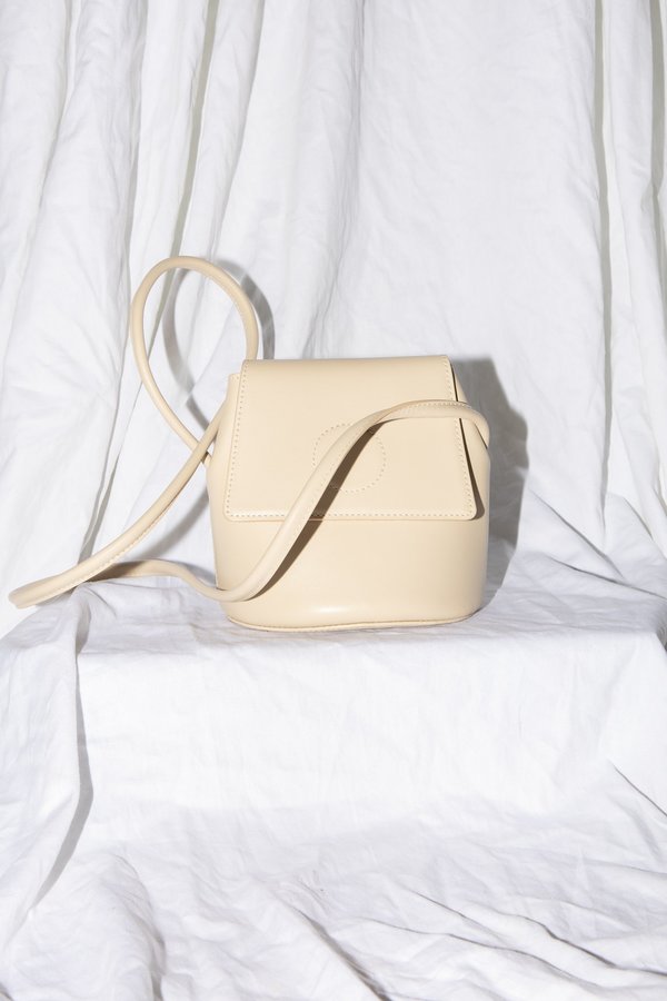 Modern Weaving Petite Trapeze Bucket - Putty | Garmentory