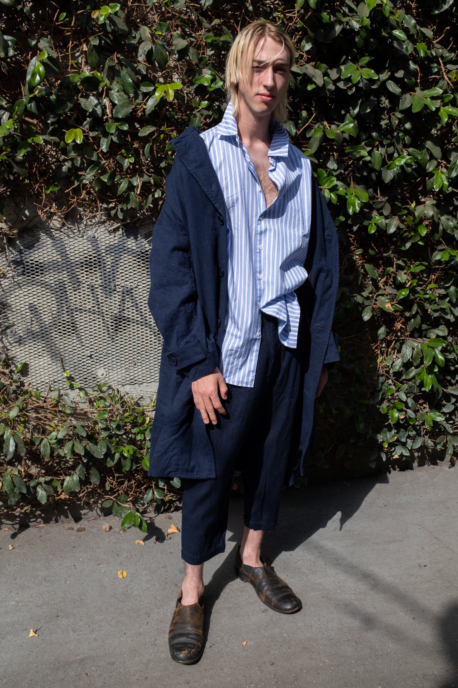 Casey Casey Wool Linen Basic Pleated Court Pant - Navy | Garmentory