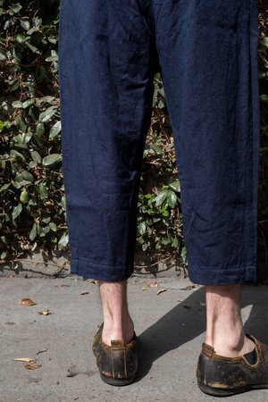 Casey Casey Wool Linen Basic Pleated Court Pant - Navy | Garmentory