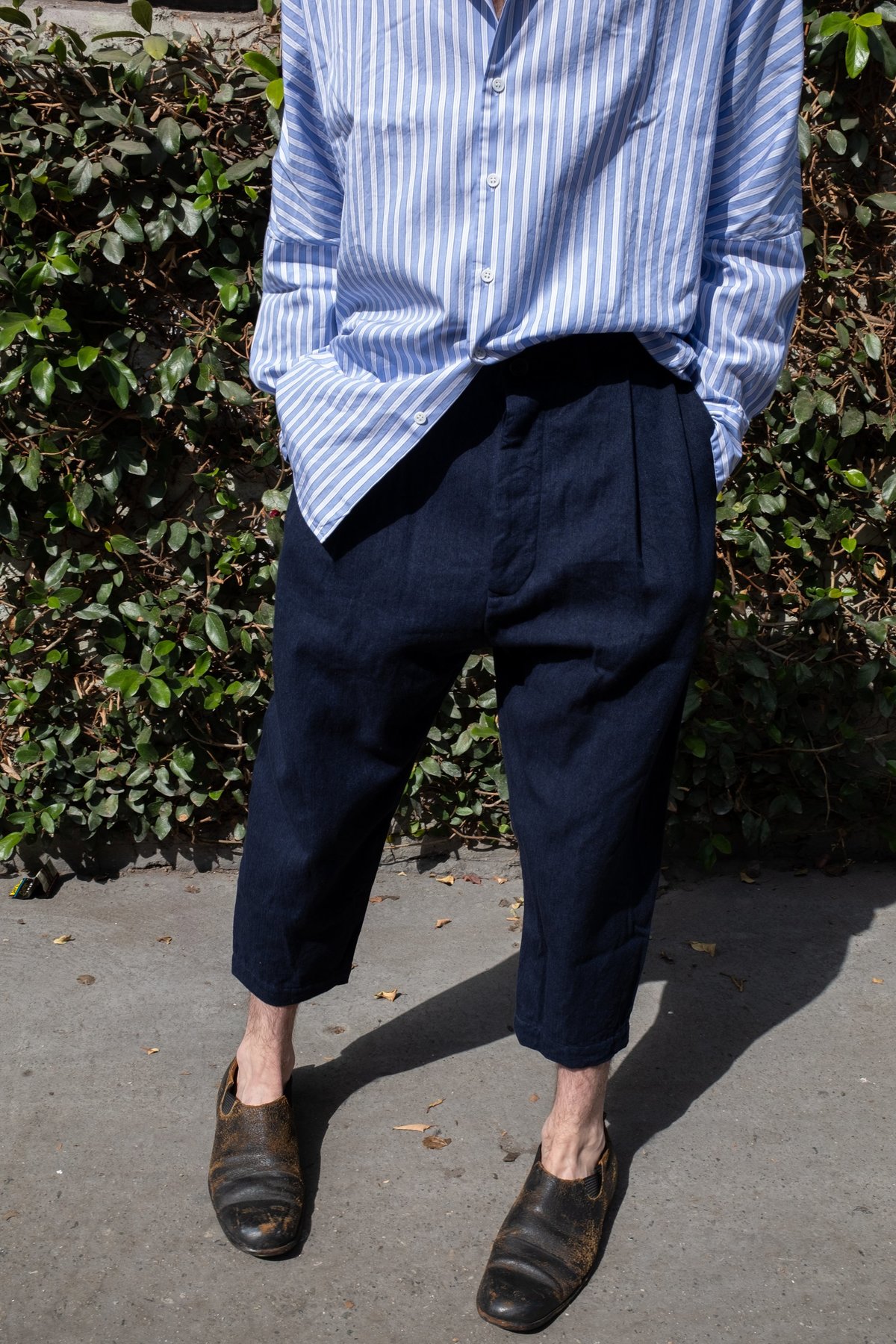 Casey Casey Wool Linen Basic Pleated Court Pant - Navy | Garmentory