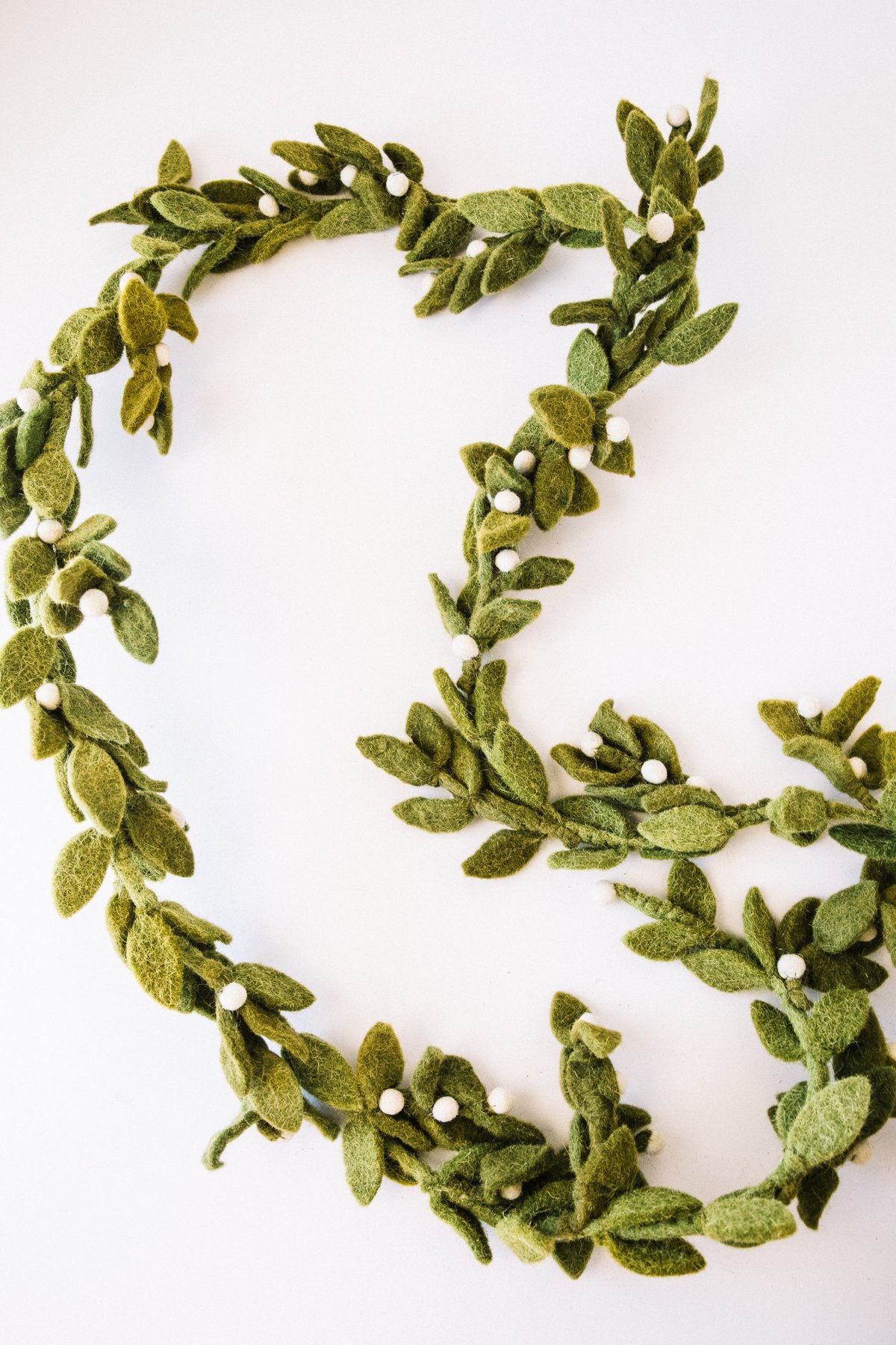 Roost Felt Mistletoe Garland | Garmentory