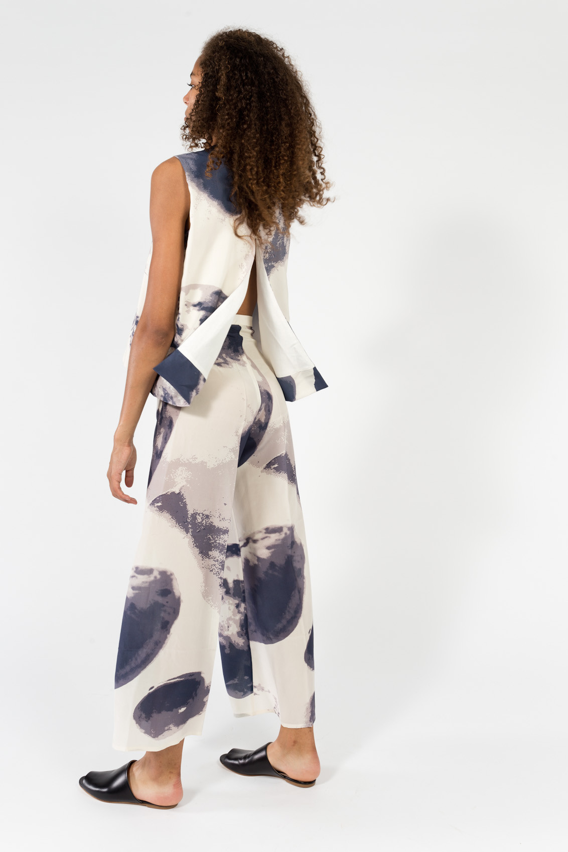 KAAREM Jellyfish Silk Shell Top | Garmentory