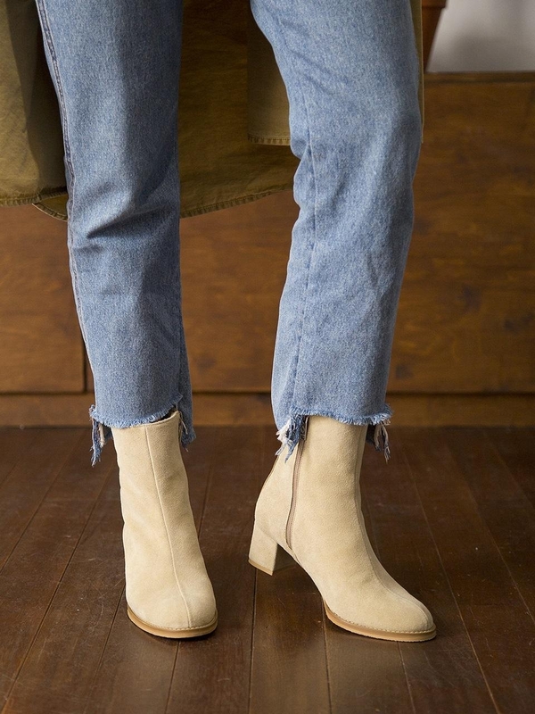 Byeuuns Curly Ankle Boots - Ivory | Garmentory