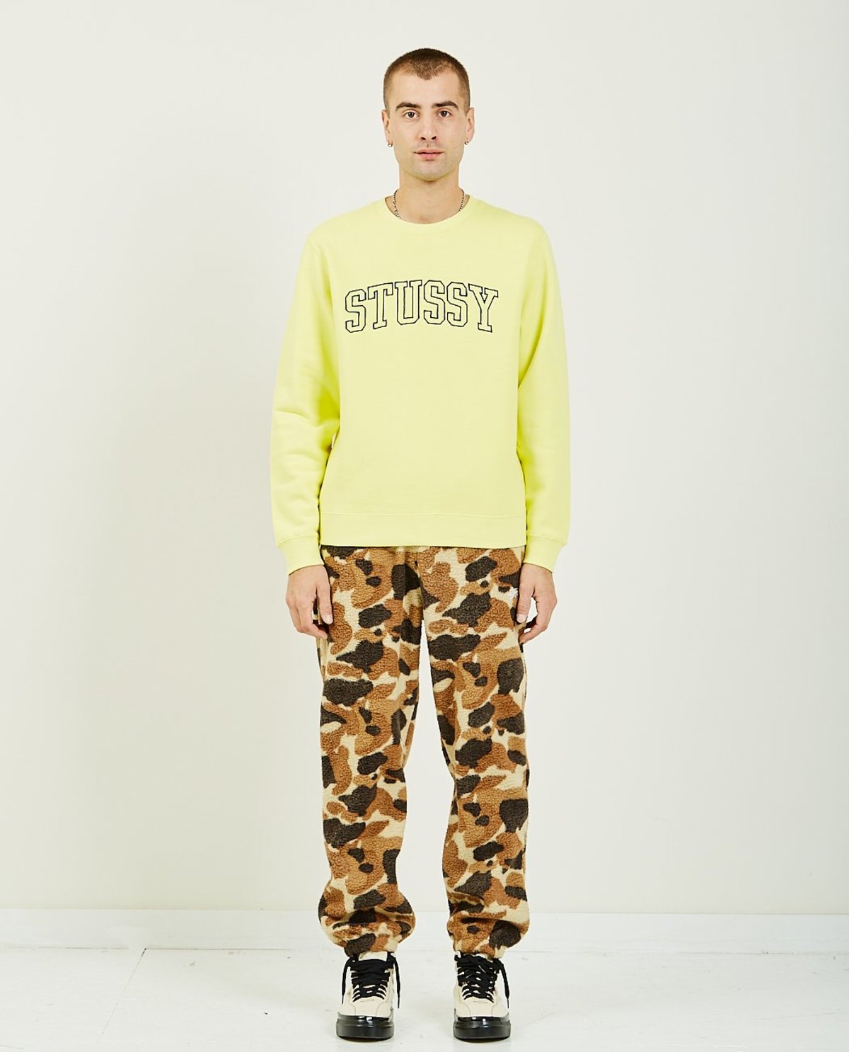 STUSSY OUTLINE CREW - lemon | Garmentory