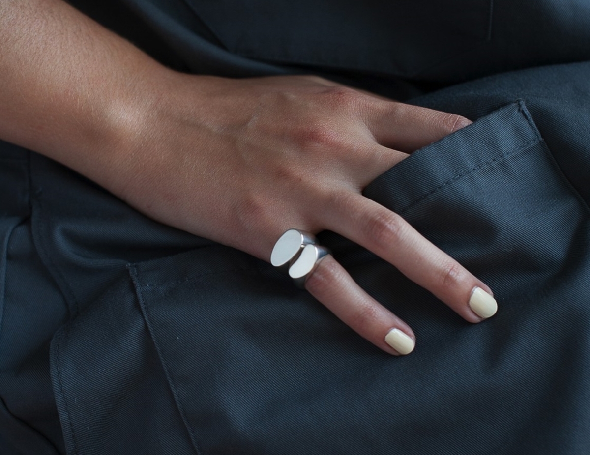 Muraco Wolfe Kidney Signet Ring | Garmentory