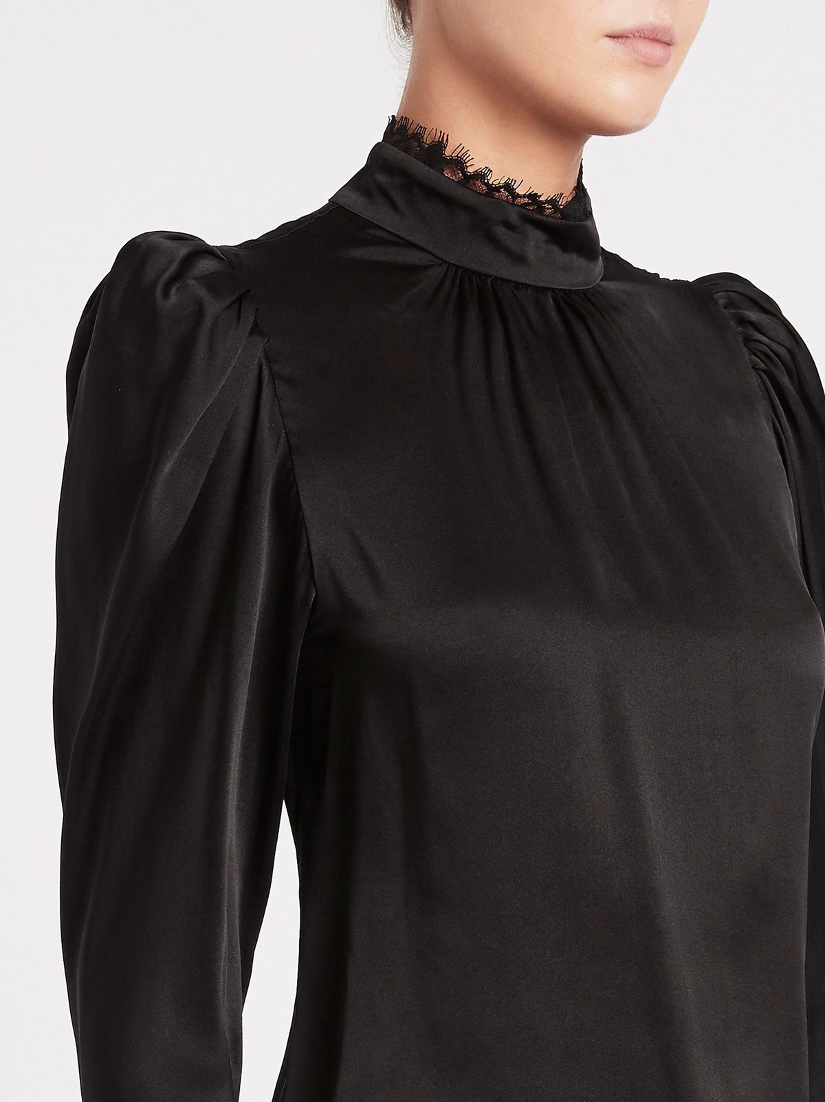 FRAME Denim Lace Cuff Top - Noir | Garmentory