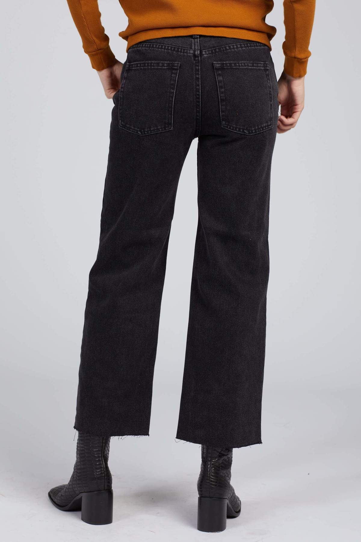 Amuse Society Gabi Crop Flare - Washed Black | Garmentory