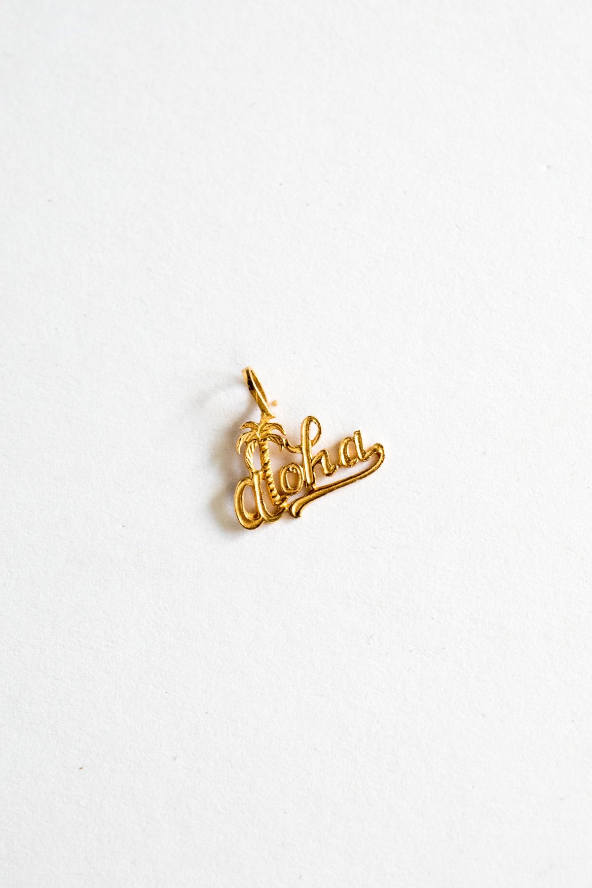 Vintage Aloha Pendant - 14k Gold | Garmentory