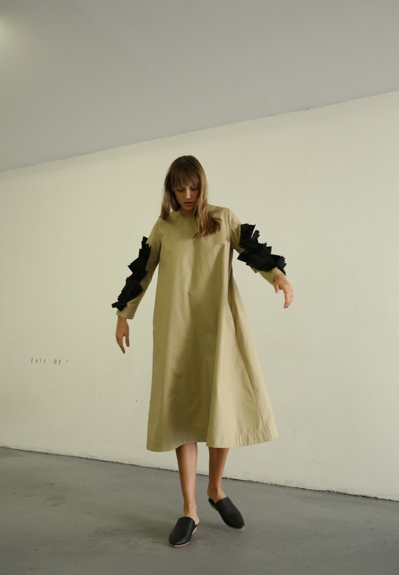 Nancy Stella Soto Lsd With Pleats - Khaki | Garmentory