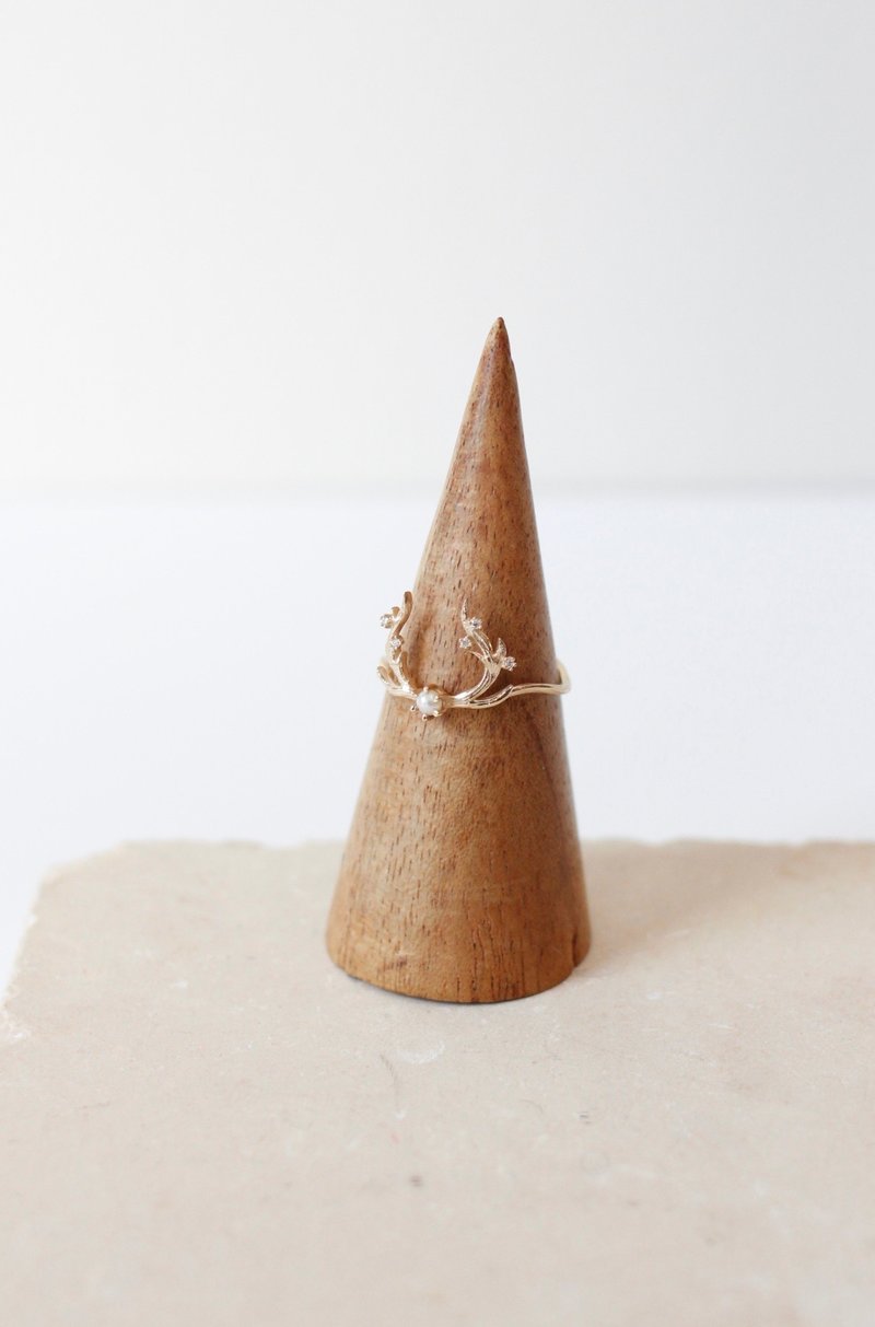SOFIA ZAKIA White Guardian Ring | Garmentory