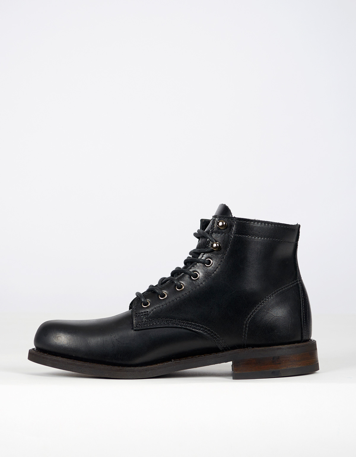 Wolverine 1883 Wolverine 6" Kilometer Boot Black Leather | Garmentory
