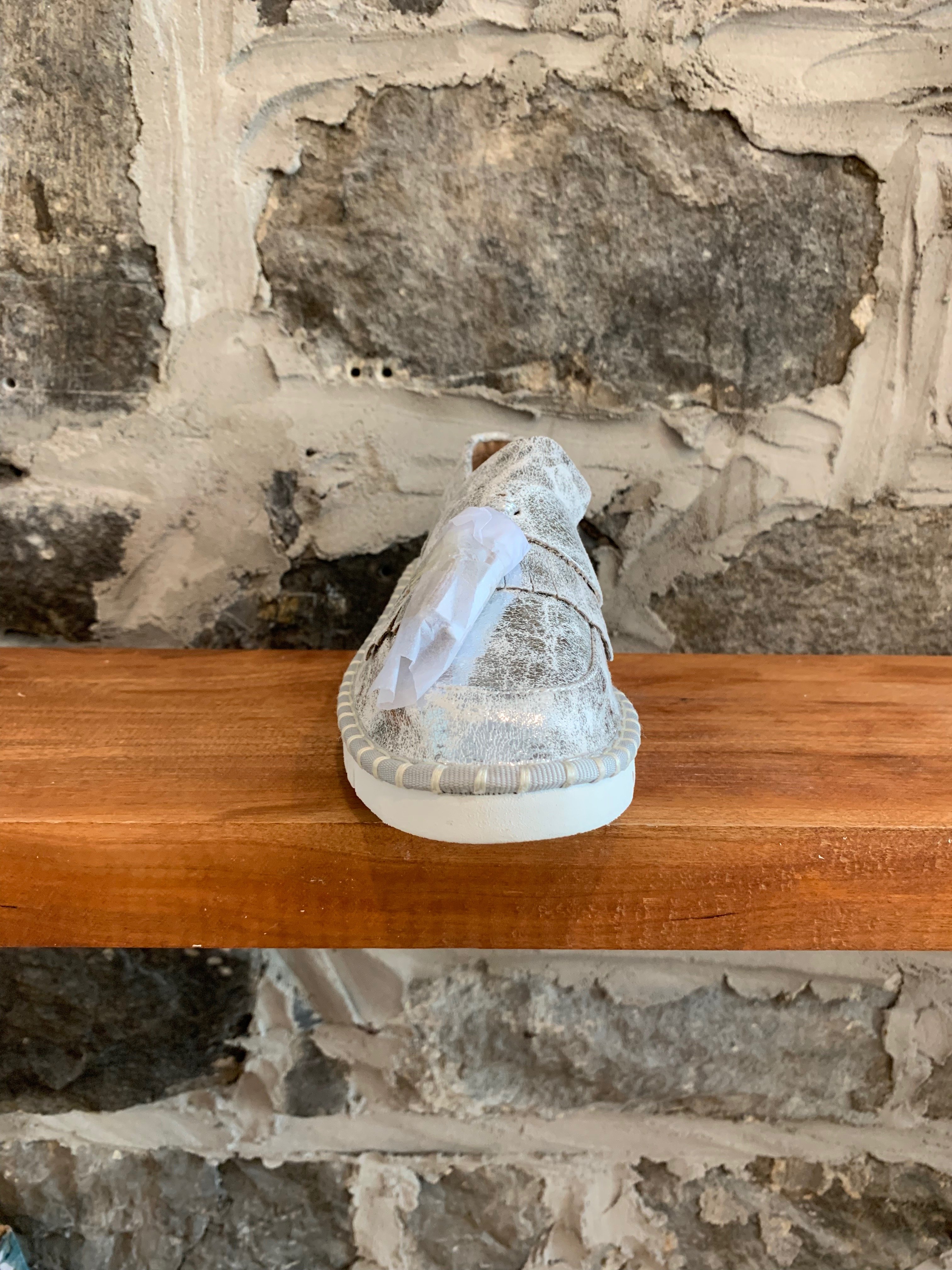 Vanessa Wu Mo 1773 Sneakers | Garmentory