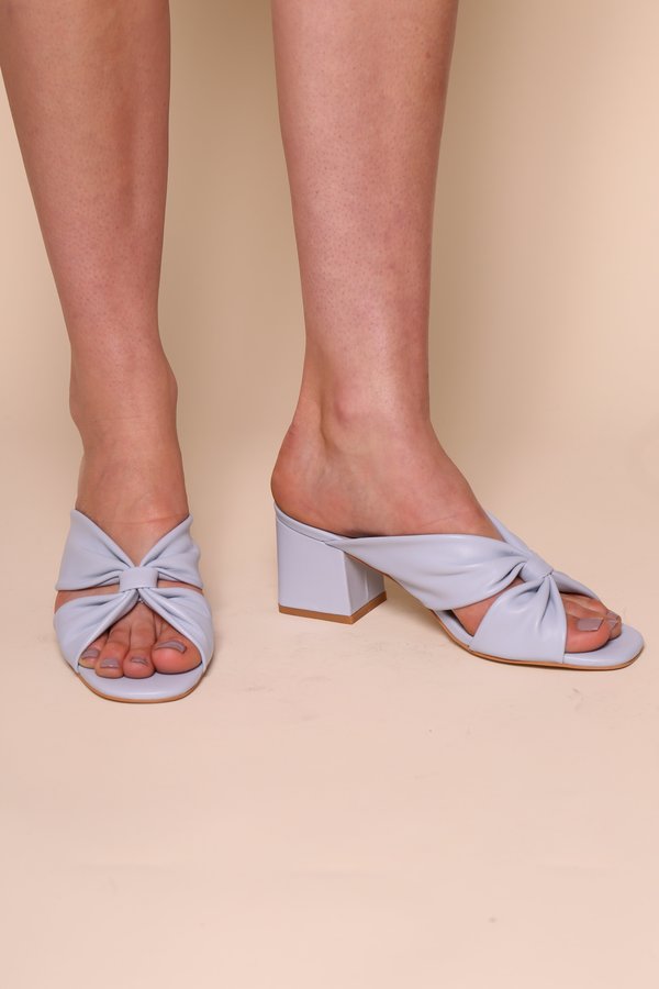 "INTENTIONALLY __________." Hannah Sandal | Garmentory