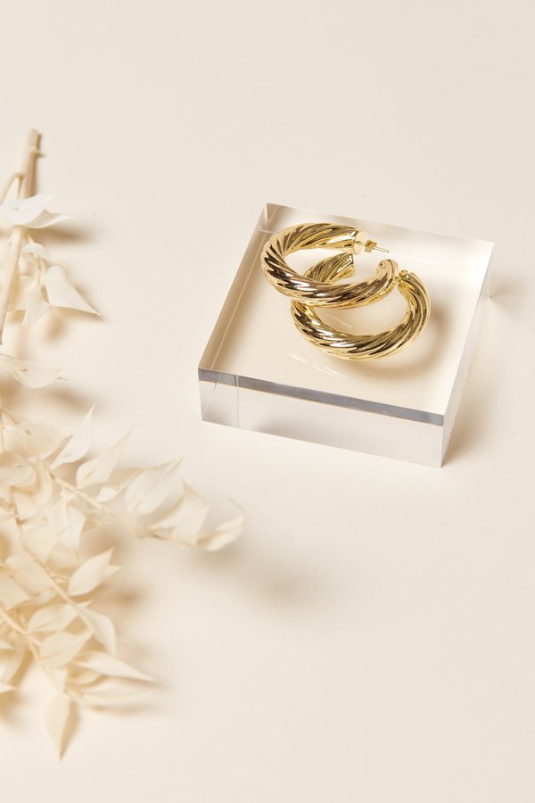 Machete Twist Hoops - 14K Gold | Garmentory