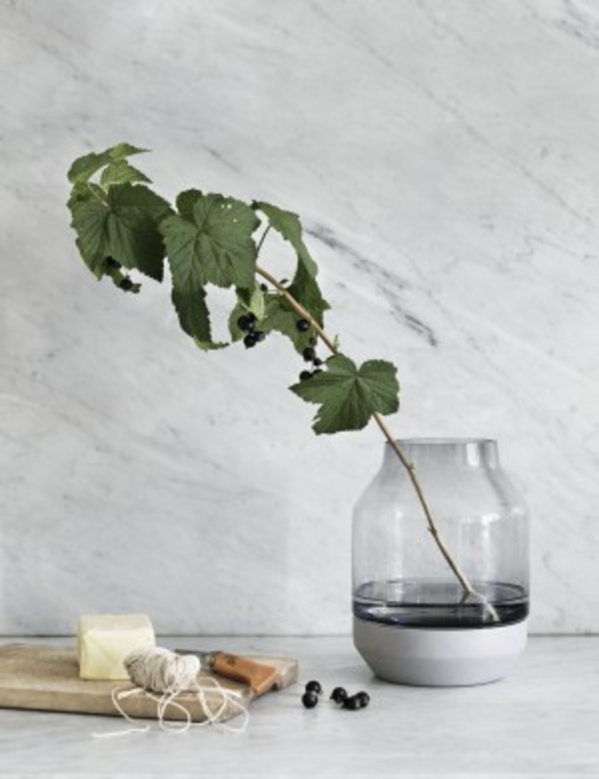 Muuto Elevated Vase - gray | Garmentory