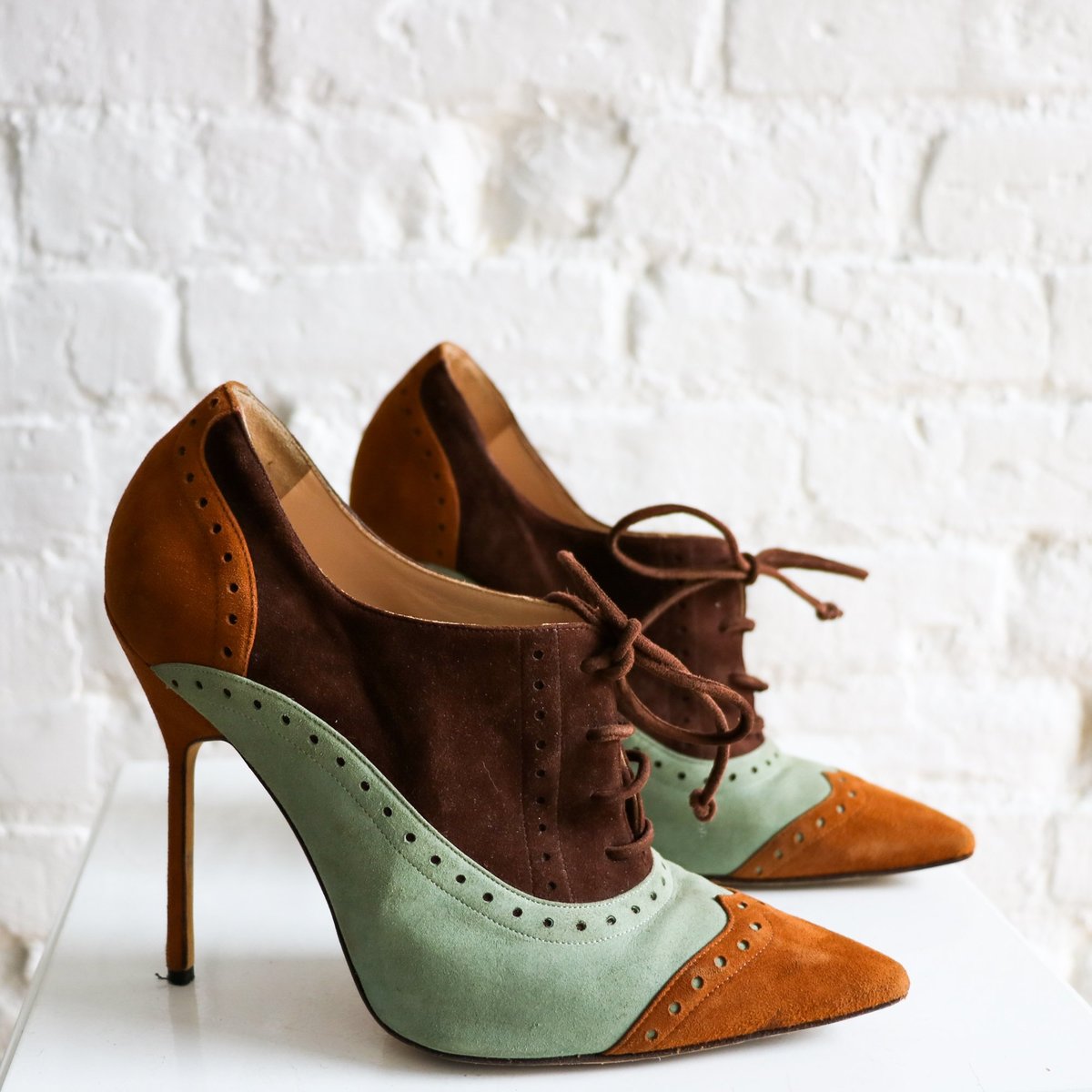 [Pre-loved] Manolo Blahnik Colorblock Oxford Pump - Brown/Pistachio ...
