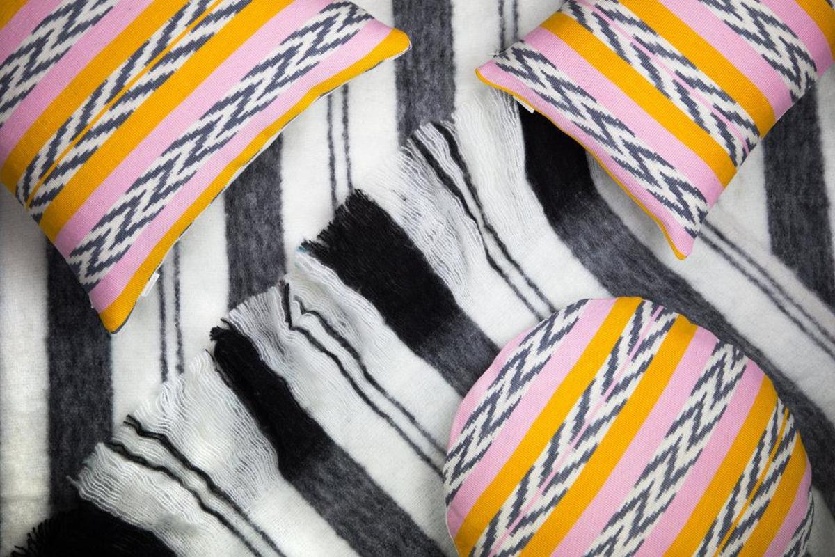 Archive New York Fuzzy Blanket - Grey/Black/White | Garmentory