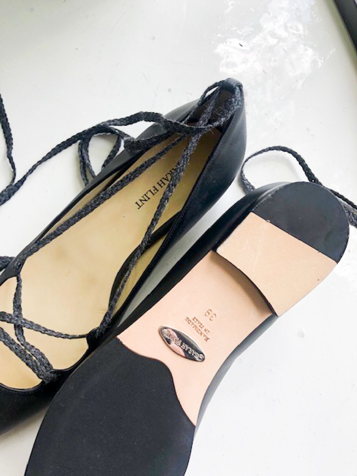 [PRE-LOVED] Sarah Flint Pointed Toe Flats - black | Garmentory