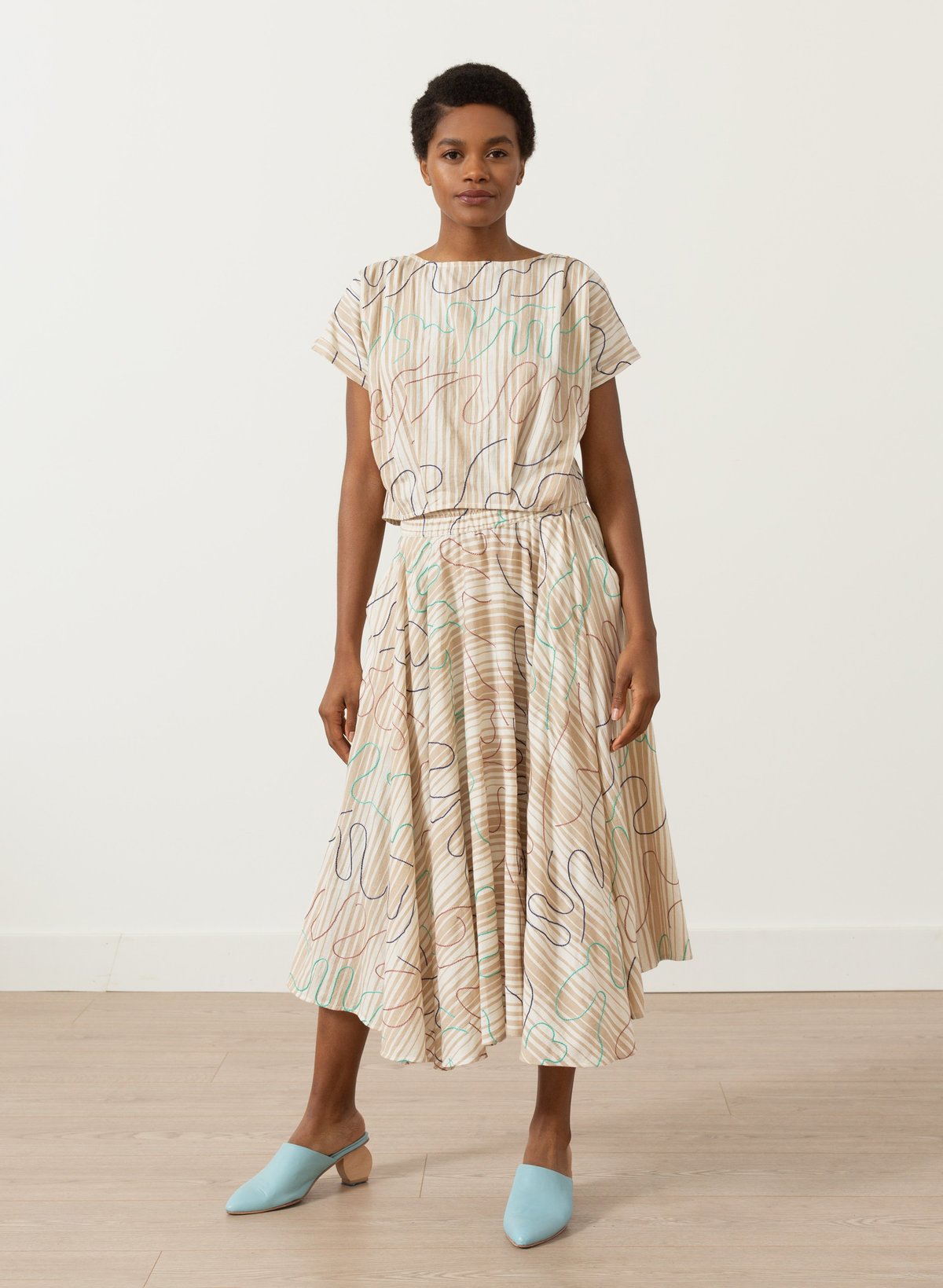 Seek Collective Maggie Top - chant embroidery | Garmentory