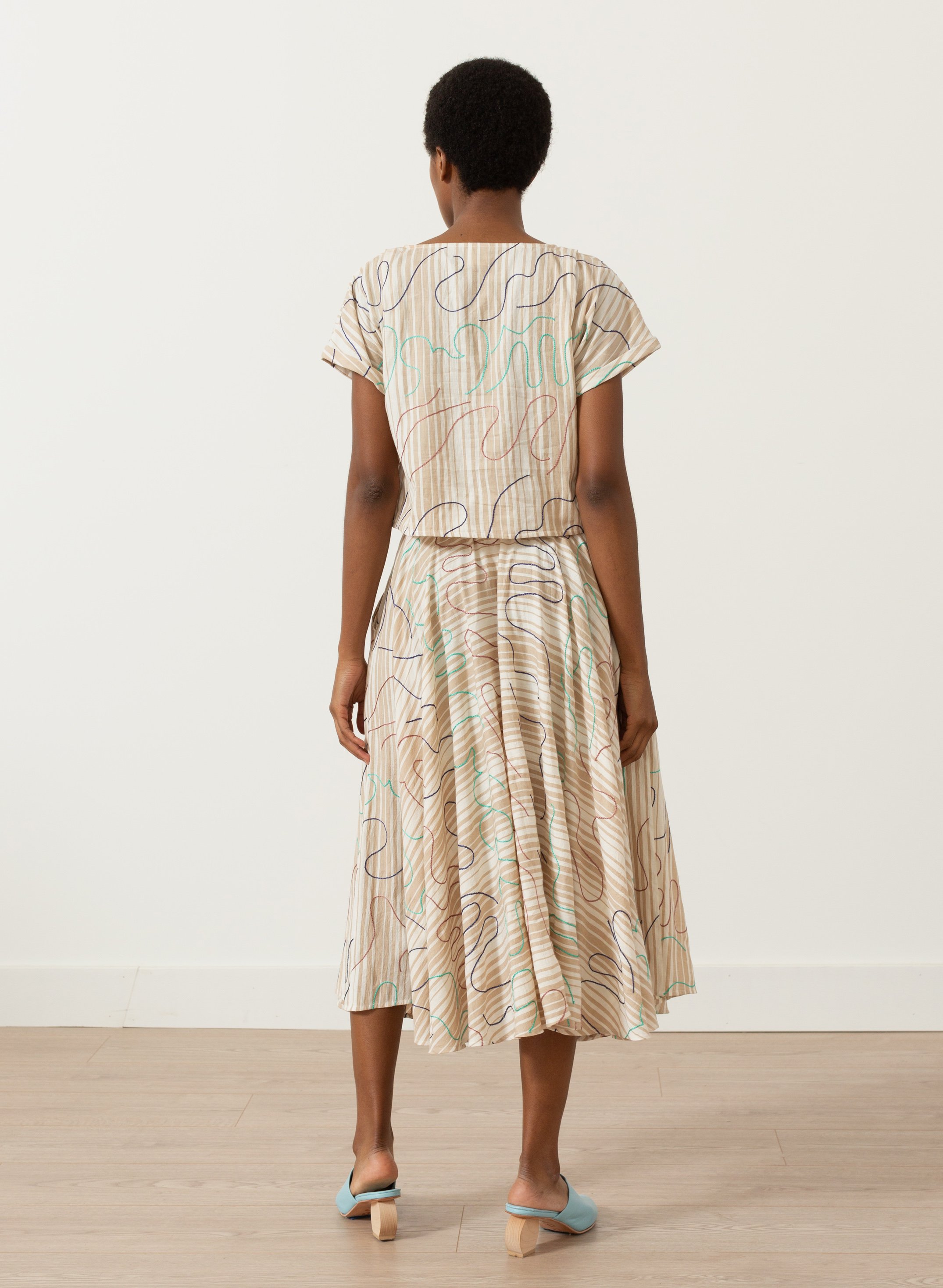 Seek Collective Maggie Top - chant embroidery | Garmentory