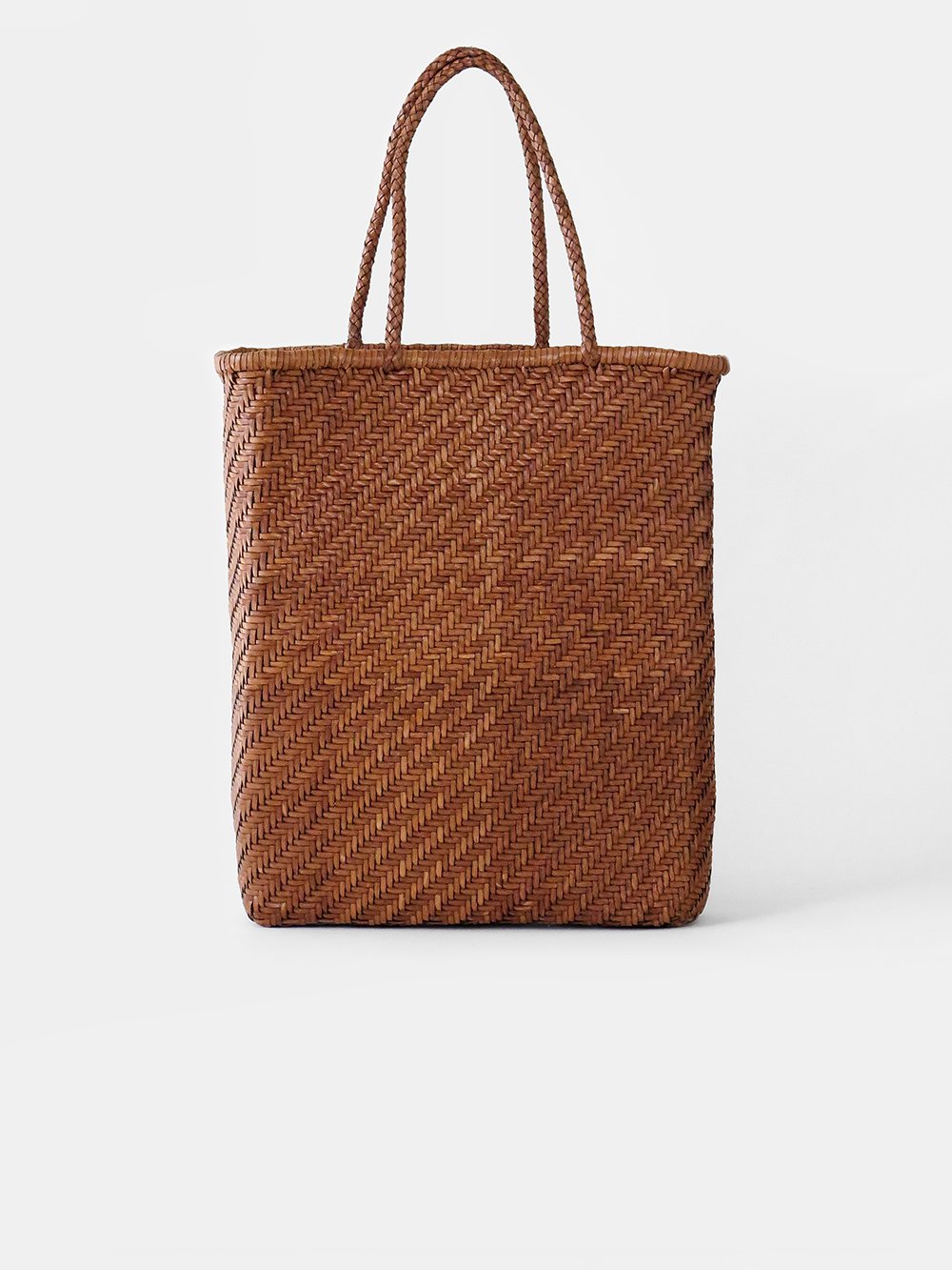 dragon diffusion kamkura long basket - dark tan | Garmentory