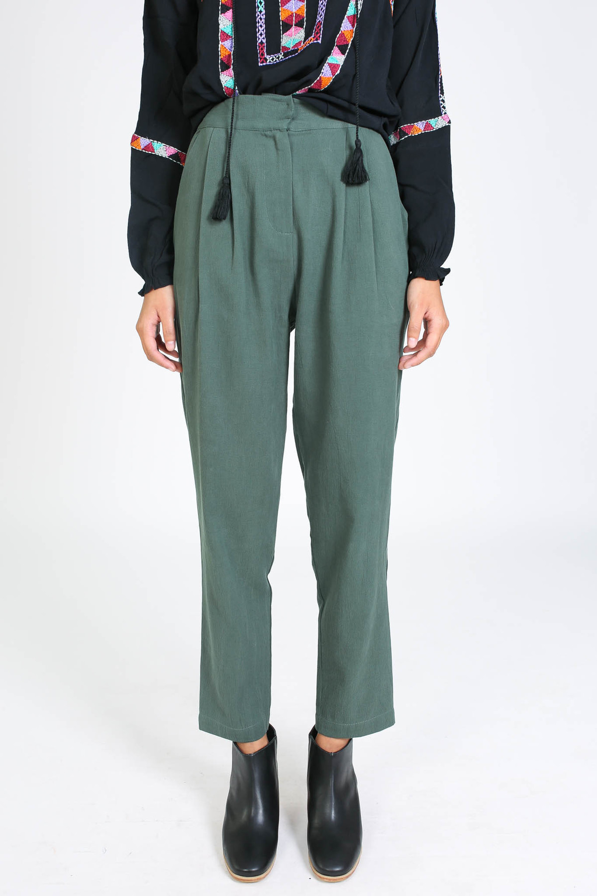 First Rite Narrow trouser in Jade | Garmentory