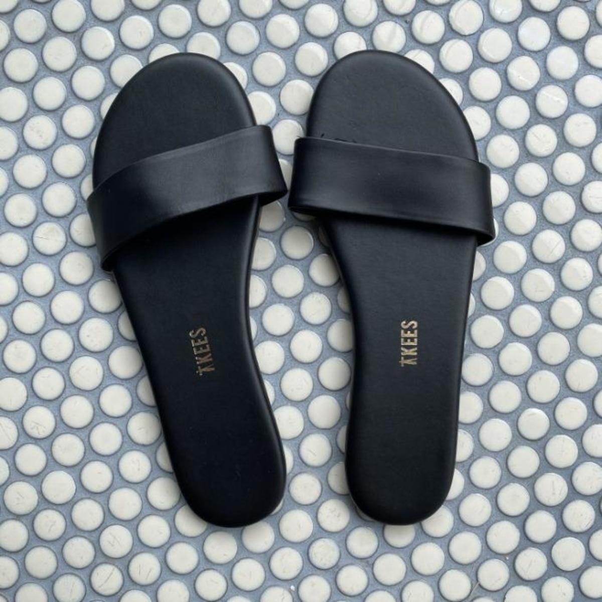 Tkees Alex Slides - Black Stone | Garmentory