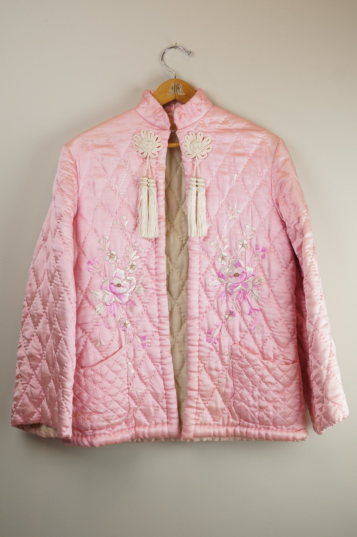 Vintage quilted jacket with Chinese embroidery | Garmentory
