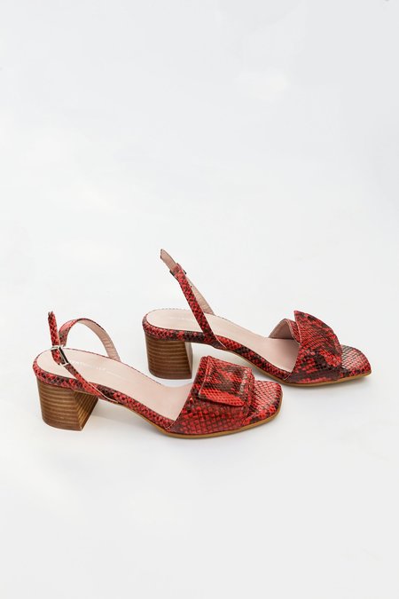 "INTENTIONALLY __________." | Garmentory