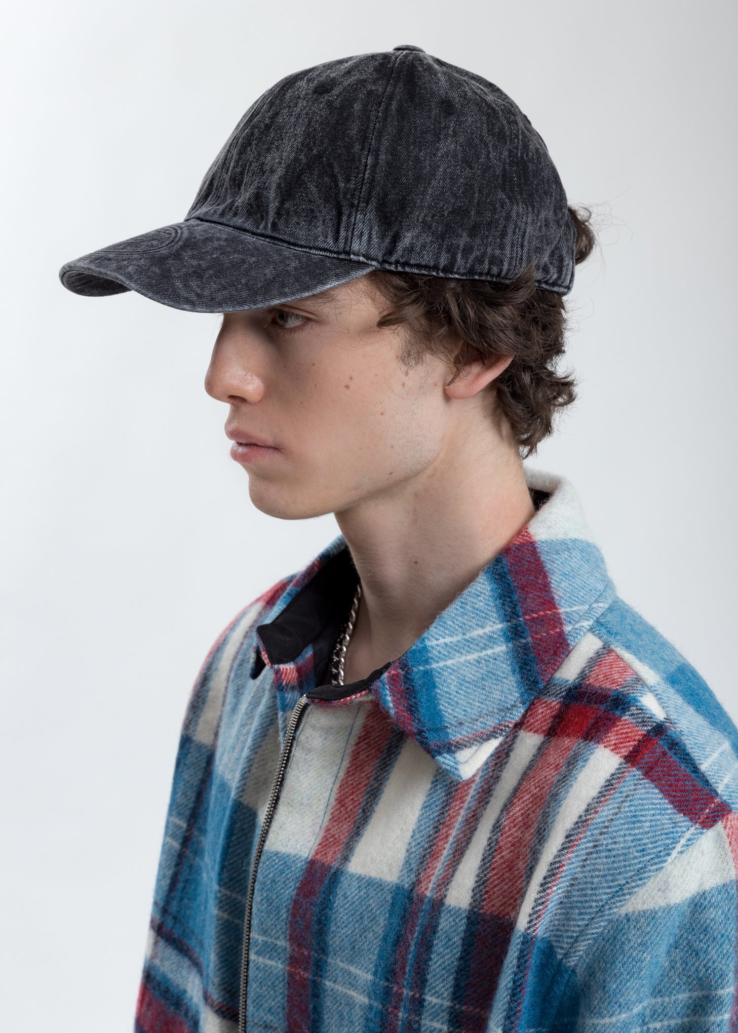 we11done Wash WD Embossed Logo Denim Cap - Black | Garmentory