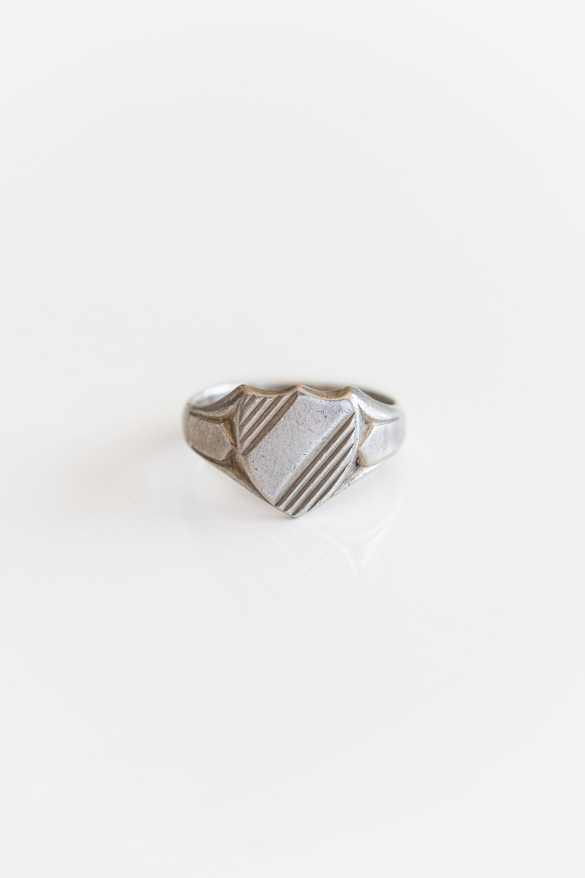 VINTAGE SHIELD SIGNET RING - SILVER | Garmentory