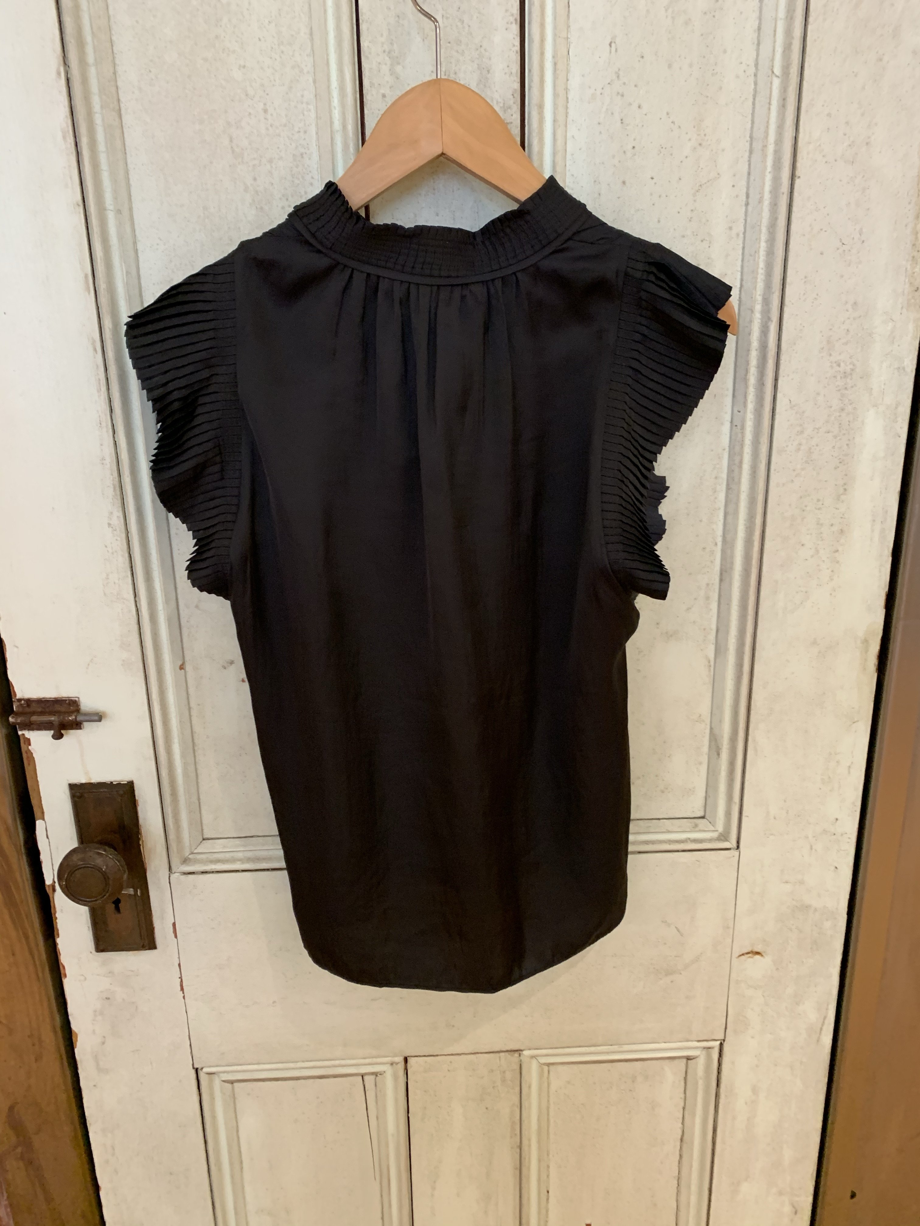 FRAME Denim Pleated Keyhole Top | Garmentory