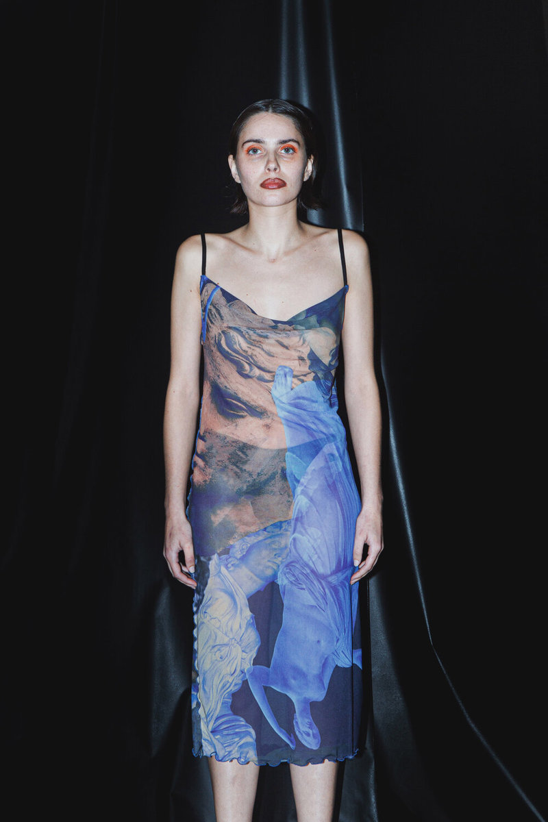 Aun dresses store