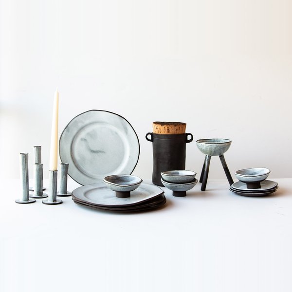 Atelier Forma Planter With 3 Legs - Grey/White | Garmentory