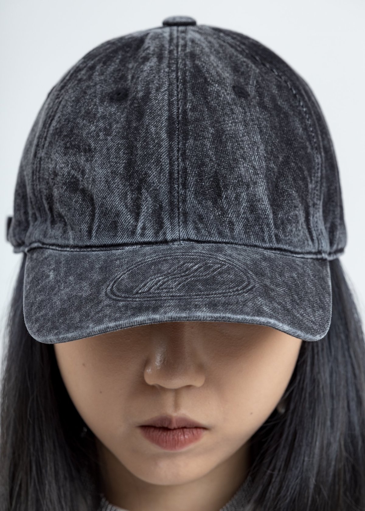 we11done Embossed Logo Denim Cap - Wash Black | Garmentory