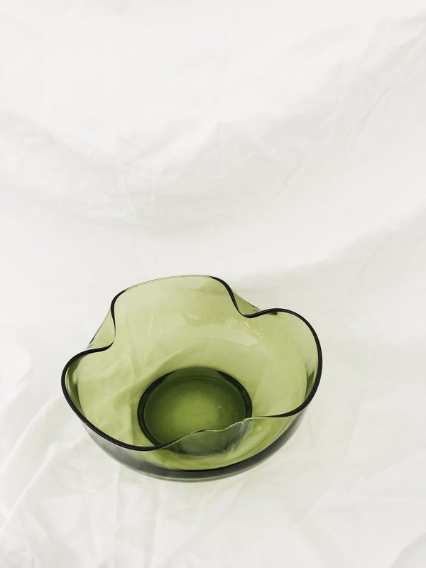 Vintage Pinched Glass Bowl | Garmentory