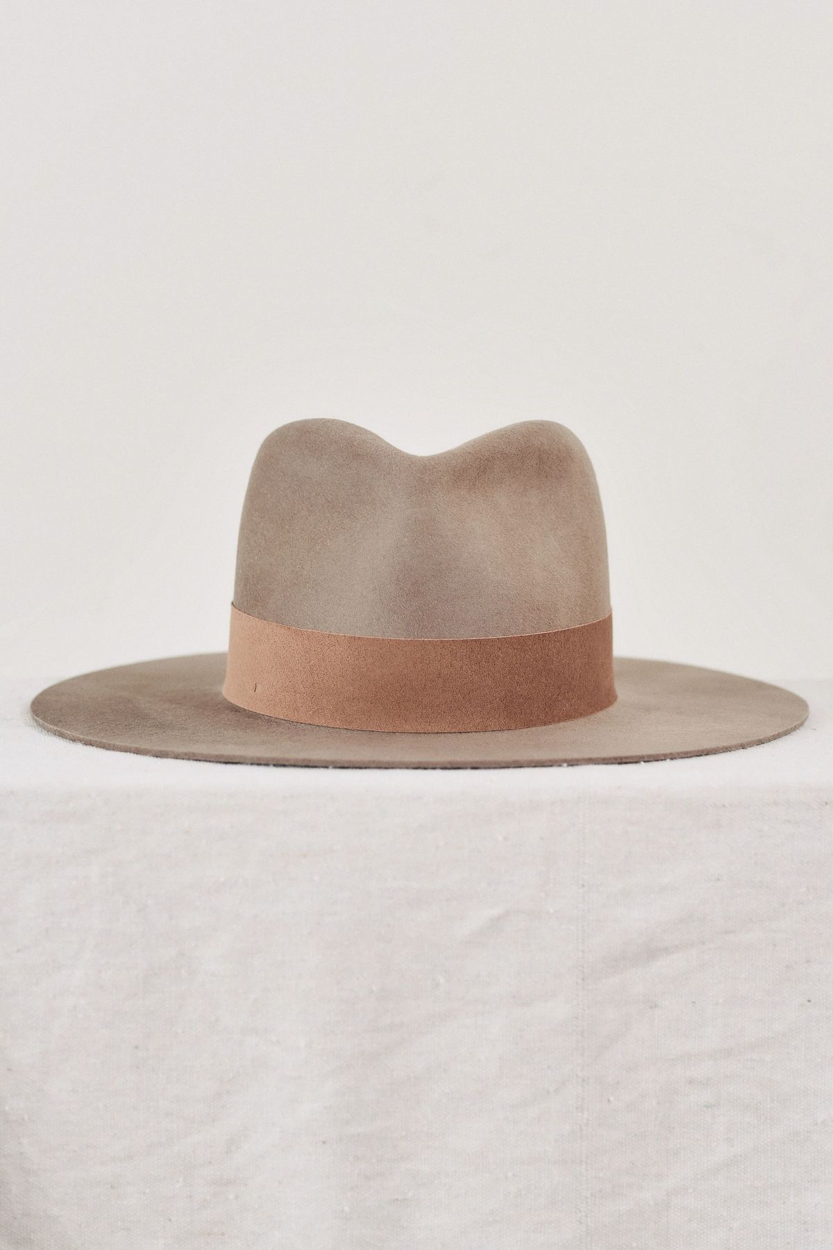 JANESSA LEONÉ ALARA HAT - Dark Sand Stiffened Wool | Garmentory