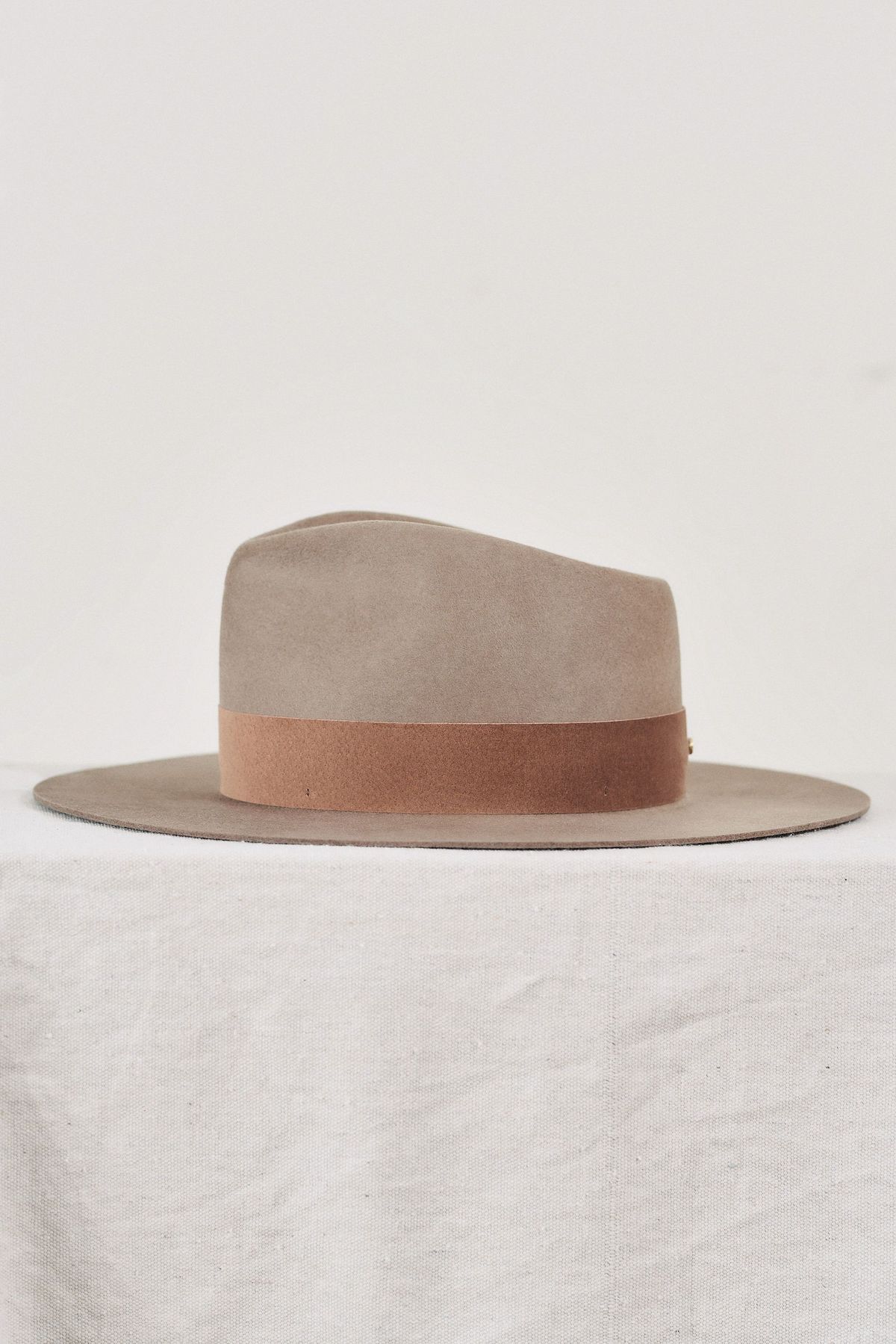 JANESSA LEONÉ ALARA HAT - Dark Sand Stiffened Wool | Garmentory
