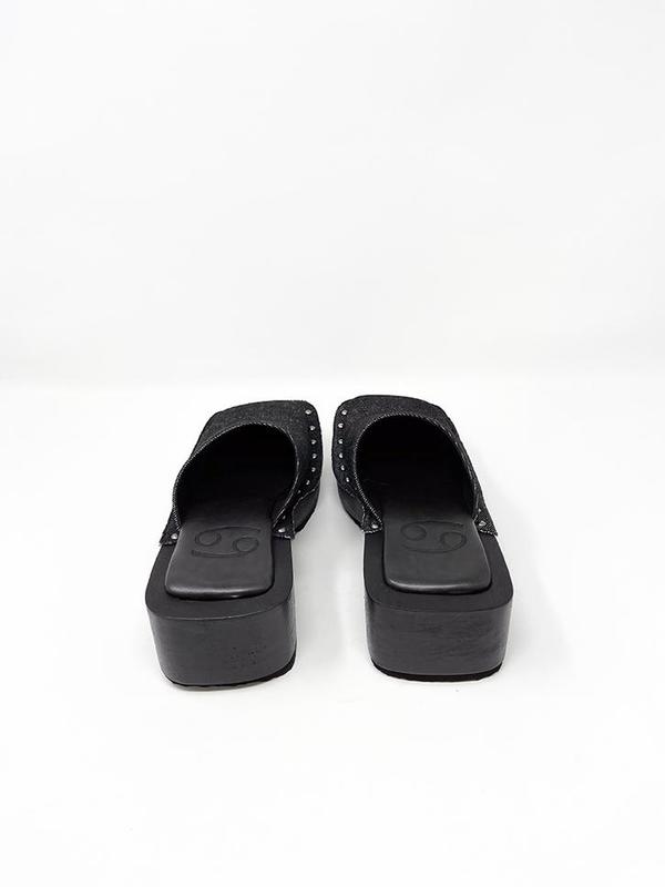 69 Box Clog - Black | Garmentory