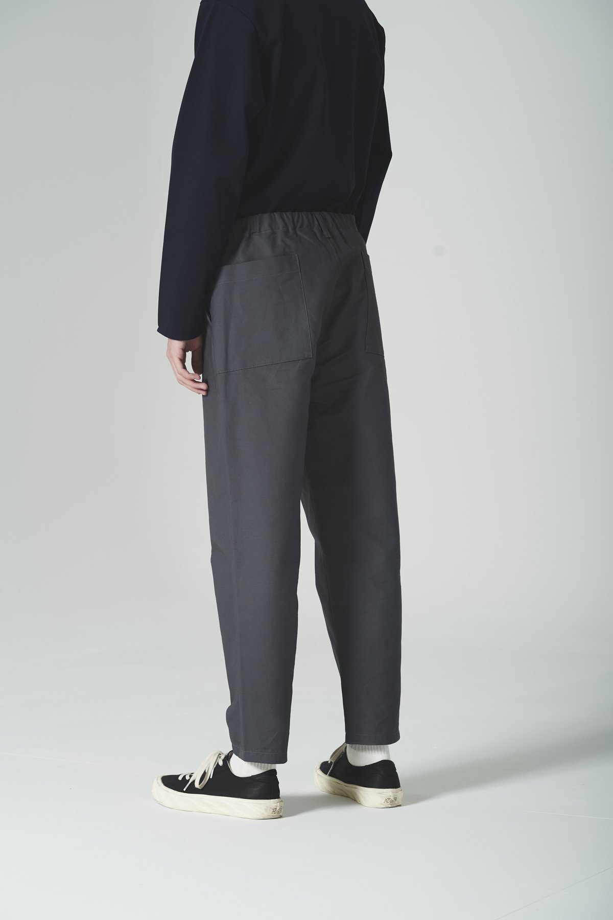 Still By Hand W Cloth Tapered Pants - Slate Grey | Garmentory