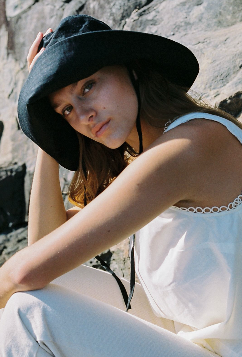 Wellington Factory The Nonna Hat - Black | Garmentory