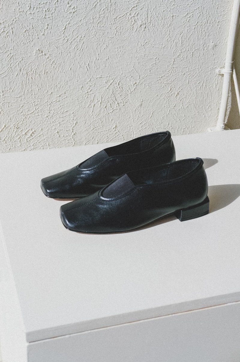 About Arianne Gillian Pump - Deep Black | Garmentory