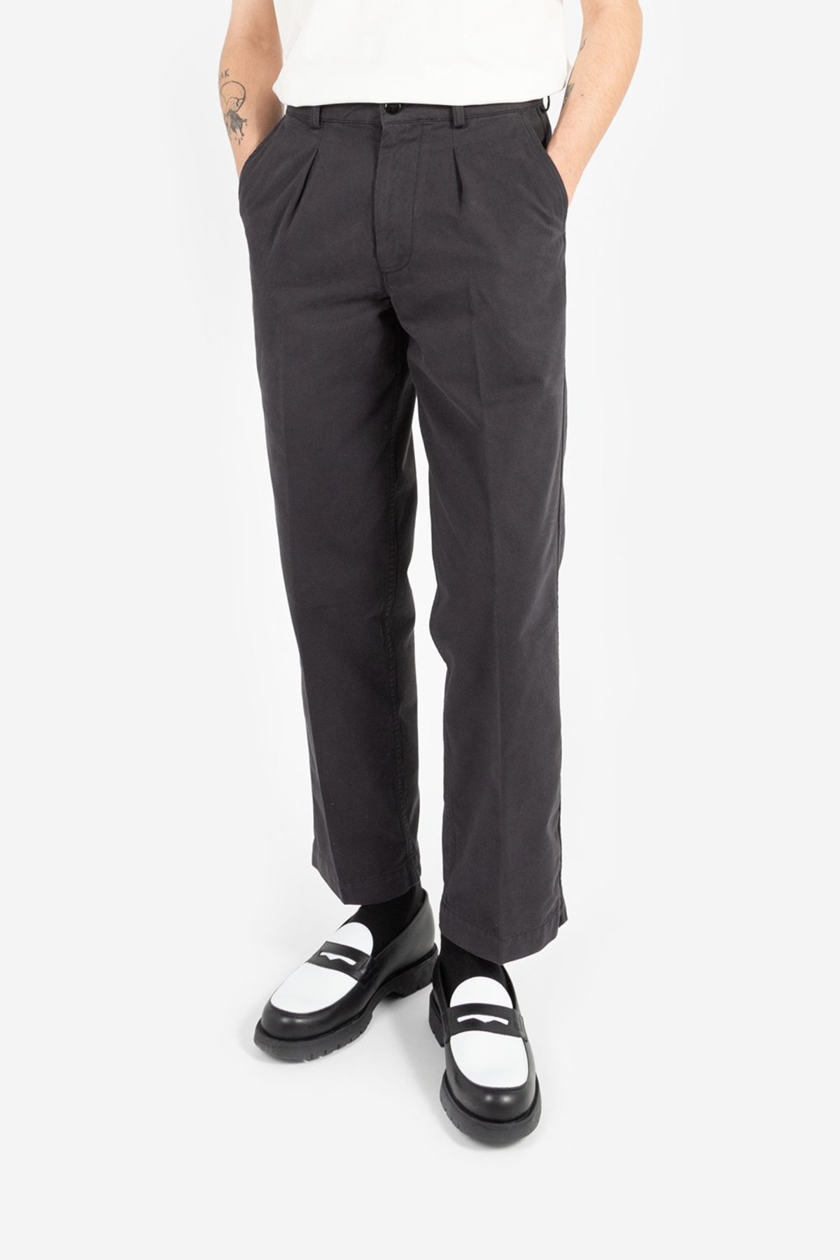 Knickerbocker Single Pleat Twill Trouser - Black | Garmentory
