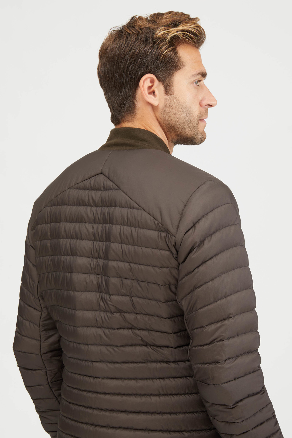 VEILANCE CONDUIT LT JACKET - SEDIMENT | Garmentory