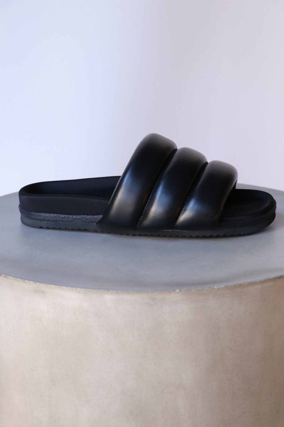 Roam Super Puff Sandals - Black | Garmentory